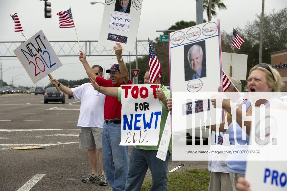 Dec. 26, 2011 - Brandon, FL - Grass roots supporters of Newt Gingrich s ...