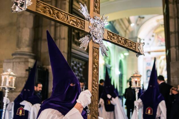 Heilige Woche - Christliche Prozession in Madrid Spain: Holy procession ...