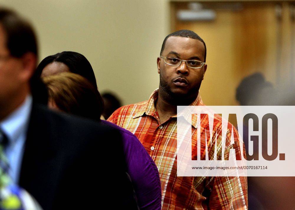 Oct. 11, 2011 - Southaven, MS, U.S. - Garry Shaw II, of Memephis, looks ...