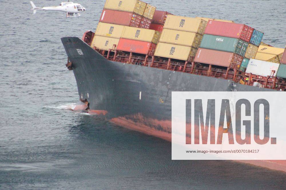 Oct. 17, 2011 - Tauranga, New Zealand - A large crack on the port side ...