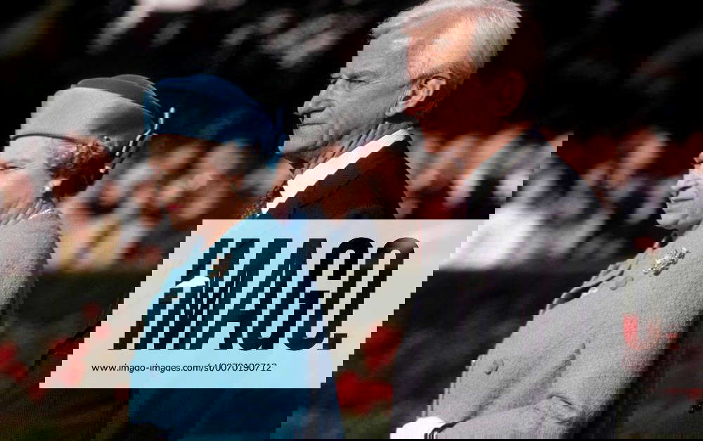 Koenigin Elisabeth II. trifft Bundespraesident Richard von WEIZSAECKER ...