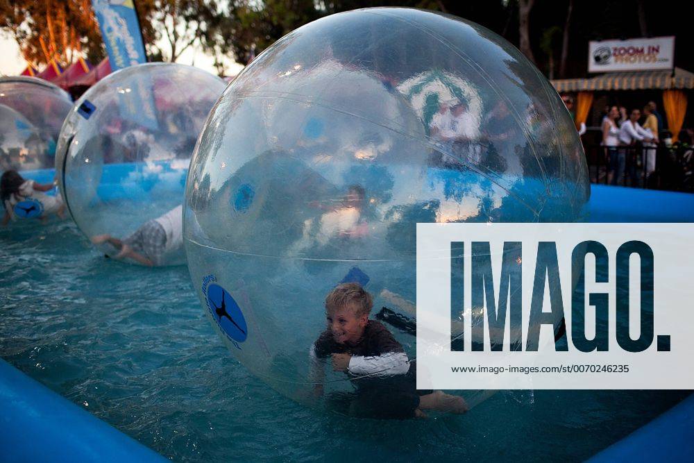 Aug. 04, 2011 - Costa Mesa, California, U.S. - A boy in a giant ...