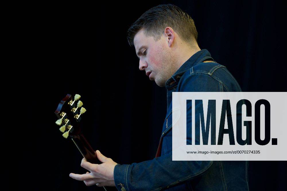 Aug. 13, 2011 - San Francisco, California, U.S - Jamie Cook performs ...