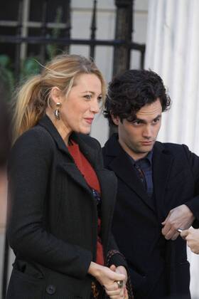 Oct. 25, 2011 - New York, New York, U.S. - BLAKE LIVELY, PENN BADGLEY ...