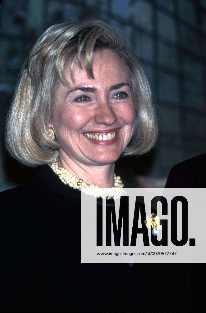 Apr. 21, 2011 - HILLARY CLINTON AT THE LE CIRQUE 2000 OPENING GALA ...