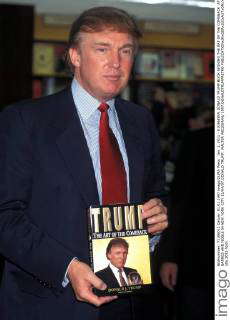 Jan. 1, 2011 - K10368WW.DONALD TRUMP BOOK SIGNING THE ART OF THE ...