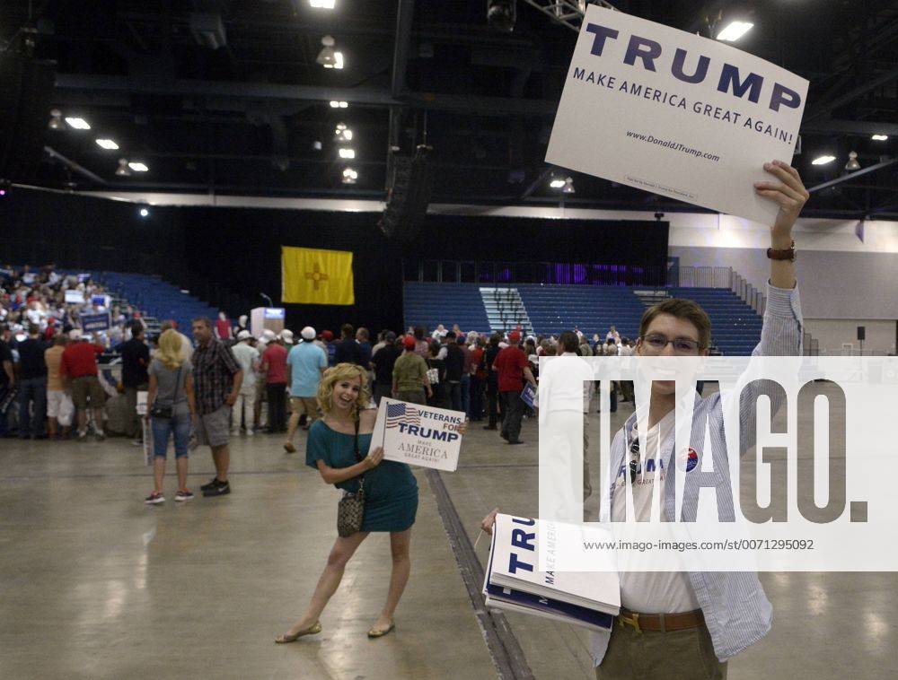 U.S. - ASEC -- Maia McFall of Angel Fire, left, and John Block of Santa ...