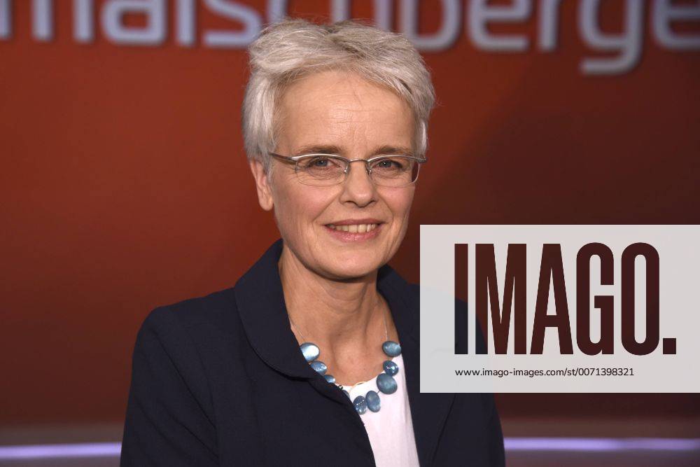 Ulrike HERRMANN, Wirtschaftsjournalistin, Portraet, Porträt, Portrait ...