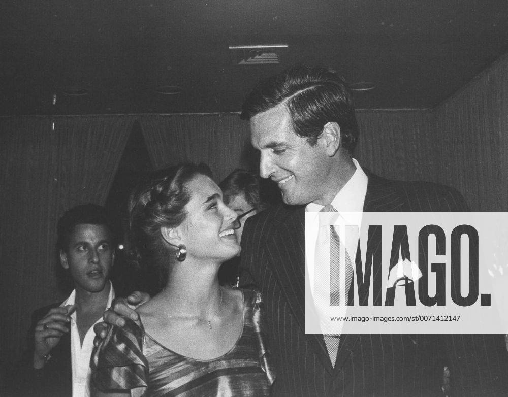 BROOKE SHIELDS with Dad Frank Shields at the Endless Love premiere ...