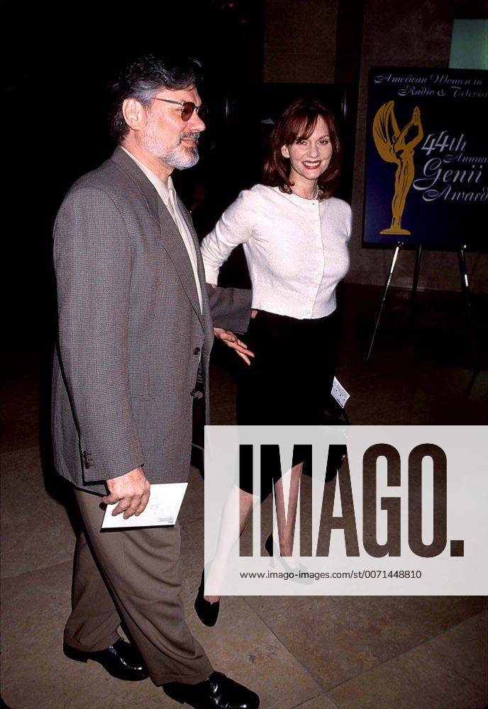 Jan. 1, 2011 - K15315MR SD0416.44TH ANNUAL GENII AWARDS.LESLEY ANN AND ...