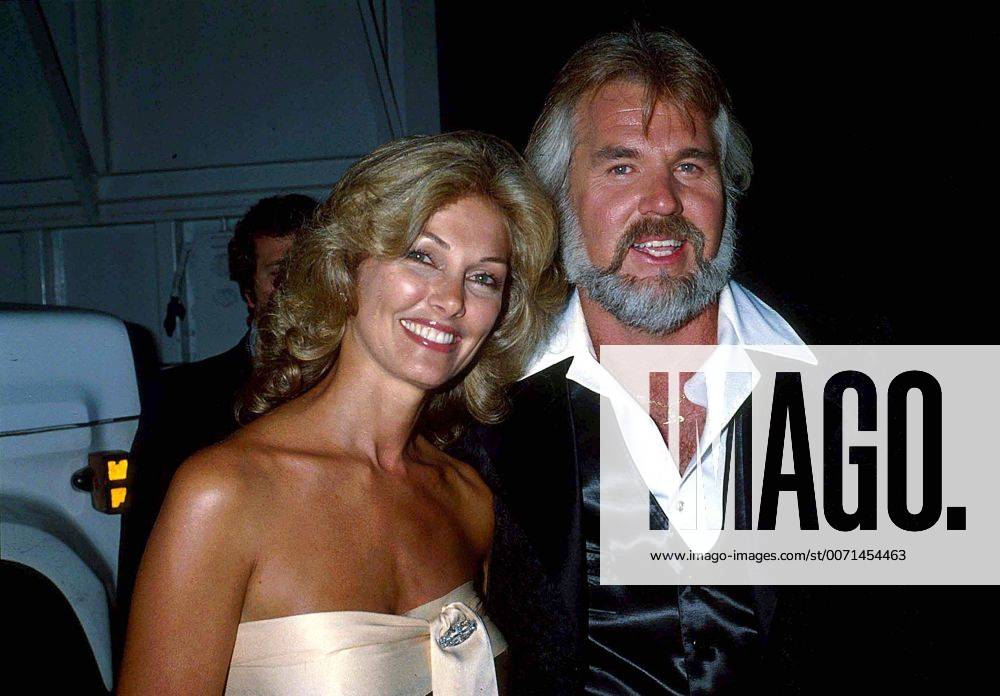 KENNY ROGERS WITH HIS WIFE MARIANNE GORDON