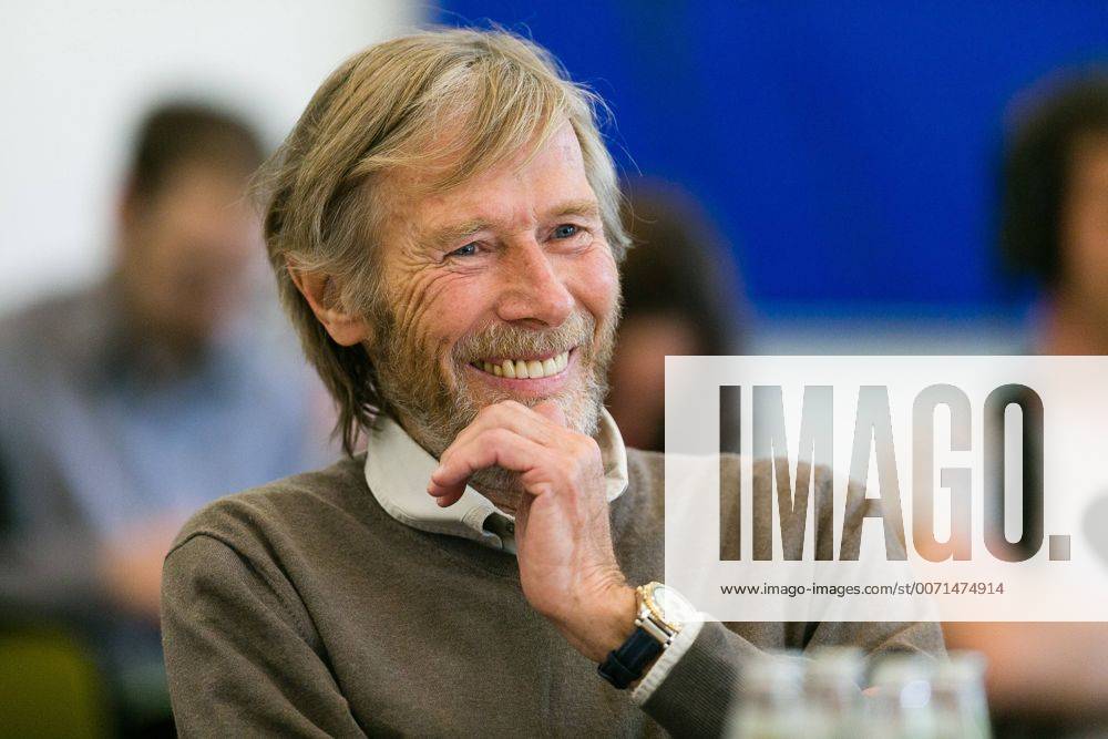 Bad Hersfeld Horst Janson beim Probenbeginn mit einer Leseprobe zu dem ...