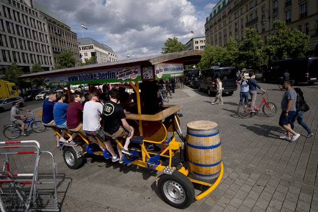 Beer Bike Booze Cruise in Berlin DEU, Deutschland, Germany, Berlin, 10. ...