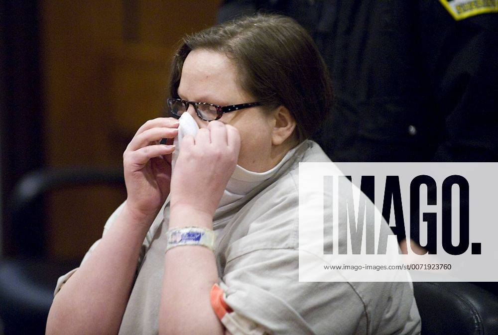 Jan. 22, 2010 - Sacramento, CA, USA - Brandy Foreman listen to the ...