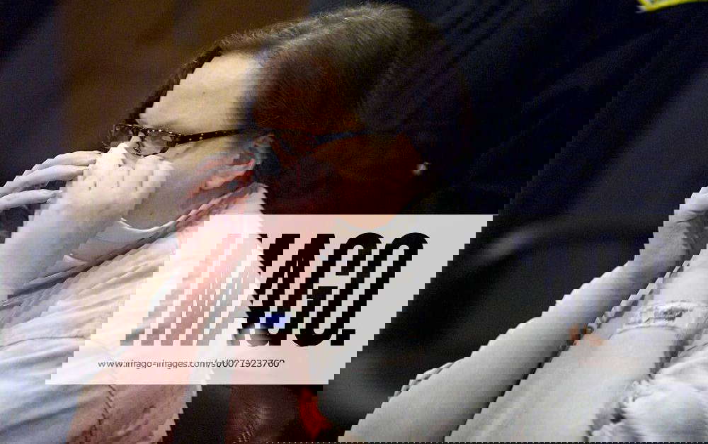 Jan. 22, 2010 - Sacramento, CA, USA - Brandy Foreman listen to the ...