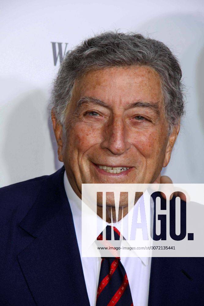 Nov. 3, 2010 - New York, New York, U.S. - TONY BENNETT.at the opening ...