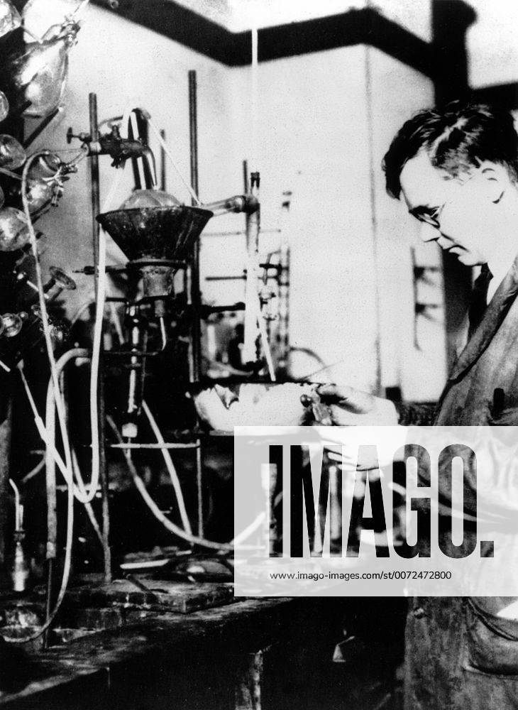 Wallace Hume Carothers (1896-1937) in the laboratory. Discovered of ...