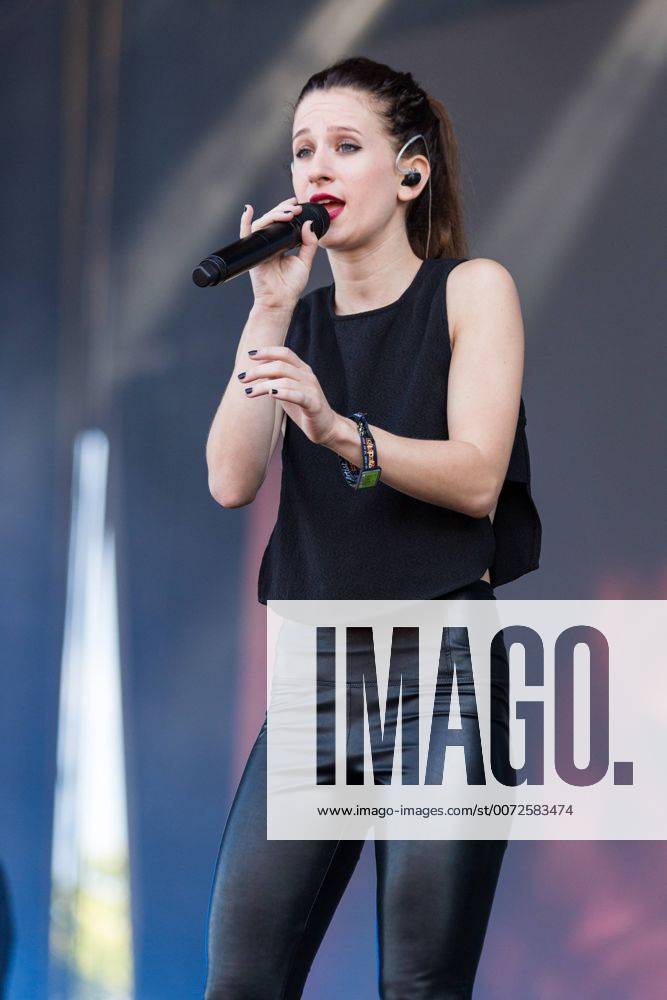 July 31, 2016 - Chicago, Illinois, U.S - SAMANTHA GONGOL of Marian Hill ...