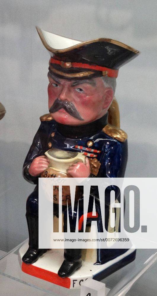 Toby jug depicting Lord Kitchener WHA !ACHTUNG AUFNAHMEDATUM