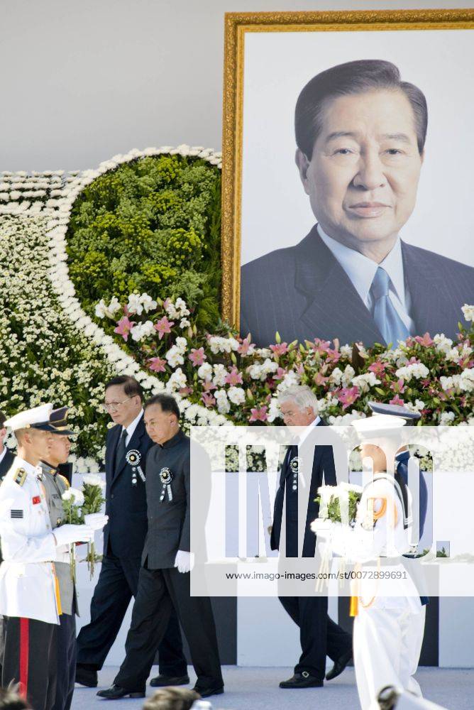 090823) -- SEOUL, Aug. 23, 2009 -- Chinese special envoy Tang Jiaxuan ...