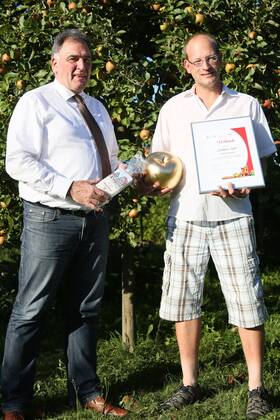 Büttelborn 24.08.2016: Goldener Apfel für OGV Worfelden Vorsitzenden ...