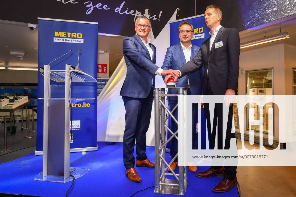 Makro Belgium deputy-CEO Vincent Nolf, Alderman of Antwerp Koen Kennis ...
