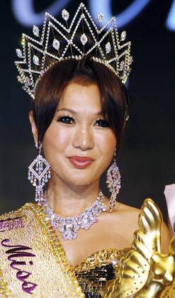 Miss International Queen 2009 Ai Haruna of Japan reacts at the Miss ...