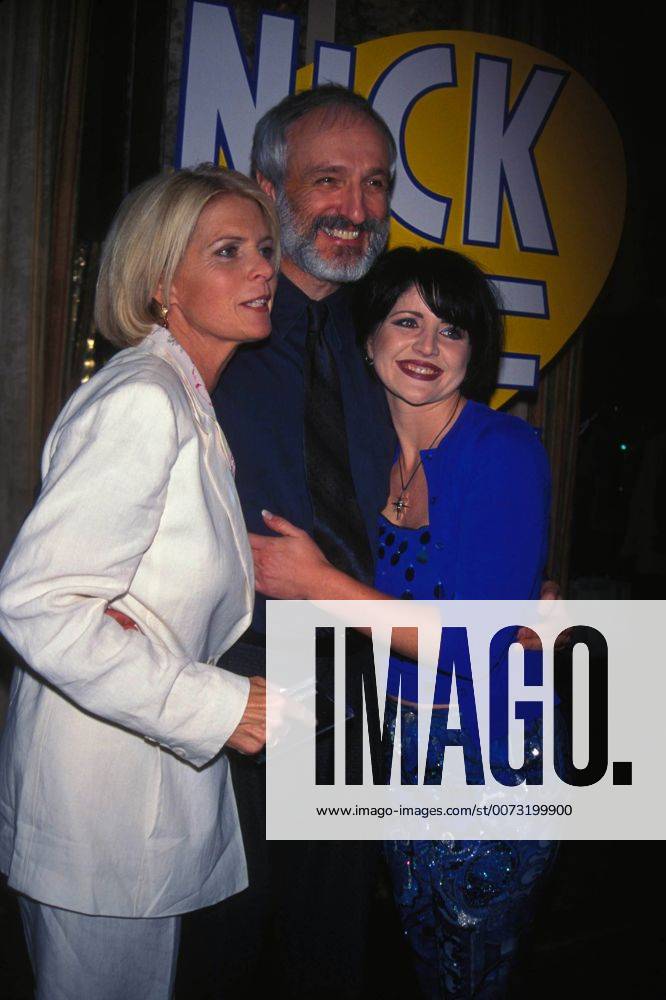 Dec. 01, 2009 - MEREDITH BAXTER with MICHAEL GROSS and TINA YOTHER