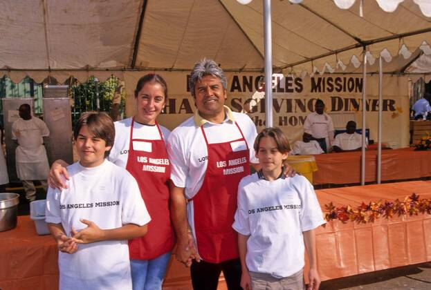 Oct. 3, 2008 - K14177MR.ERIK ESTRADA WITH WIFE NANETTE, SONS ANTHONY ...