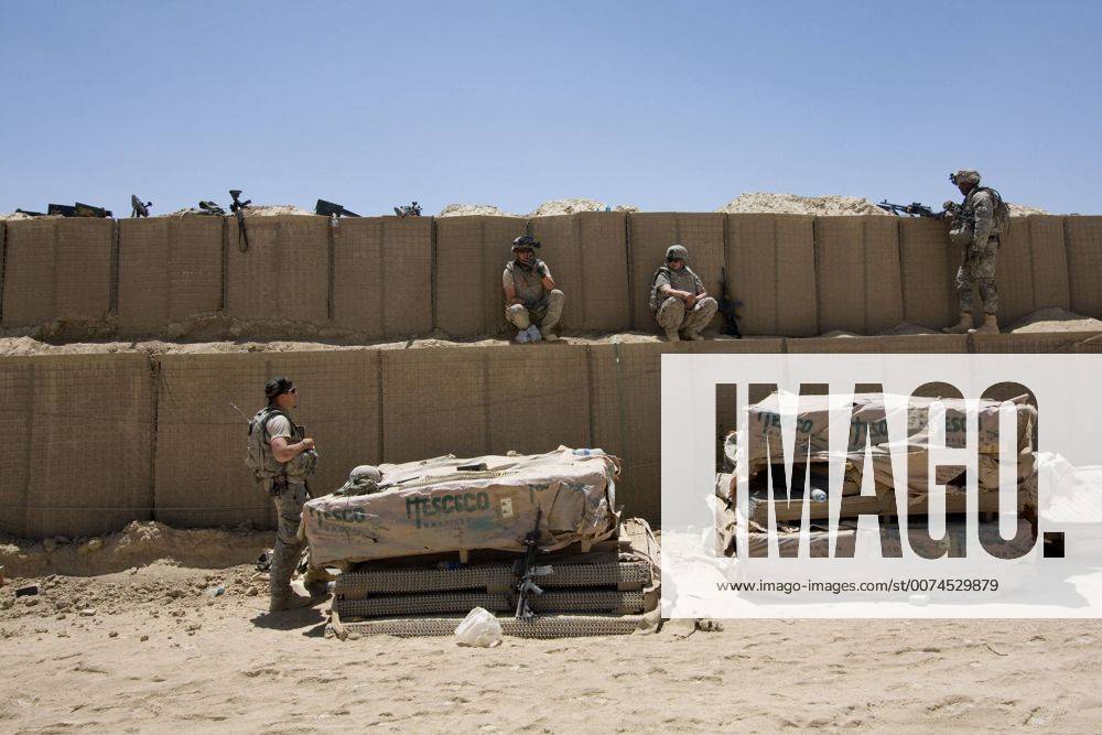 Jun 28, 2009 - FOB Kushamond, Paktika, Afghanistan - Facing a possible ...