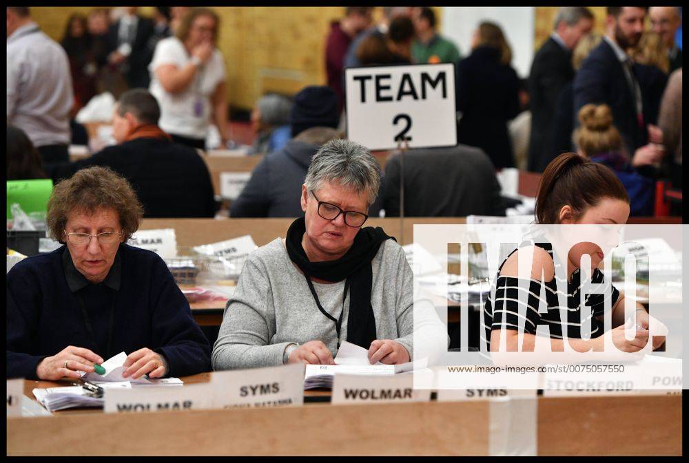 . 02 12 2016. London, United Kingdom. Richmond Park by-election Result ...
