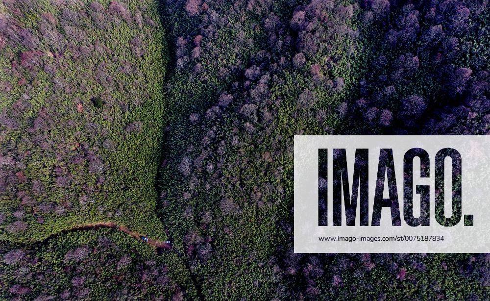 (161205) -- HANZHONG, Dec. 5, 2016 -- Aerial photo taken on Dec. 5 ...