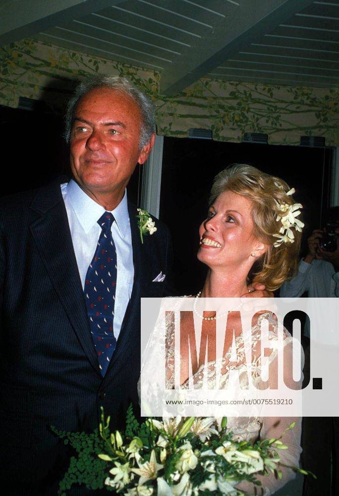 HARVEY KORMAN AND WIFE. - ZUMAg
