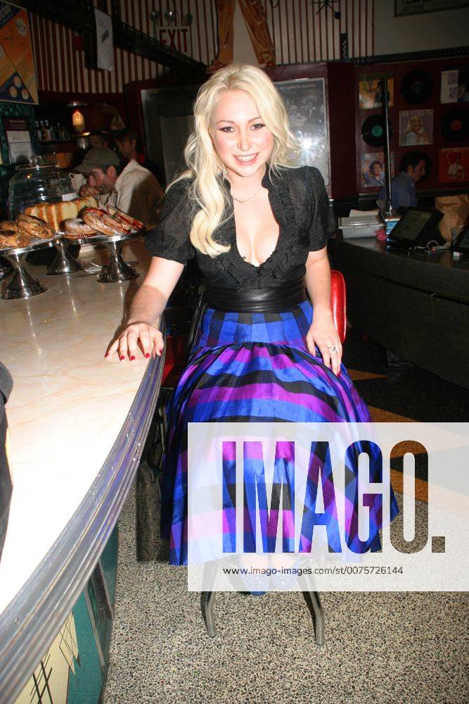 July 5, 2007 - New York, New York, U.S. - Former Waitress now star ...