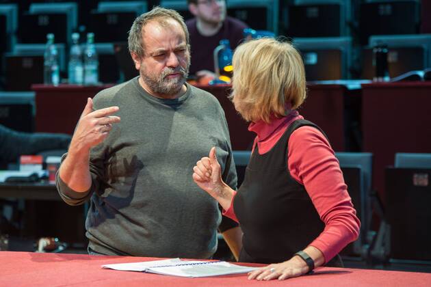 Probe zu Angst essen Seele auf von Rainer Werner Fassbinder »Glück, was ...