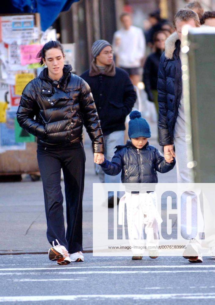 Dec. 3, 2006 - New York, New York, USA - Jennifer Connelly and Paul ...