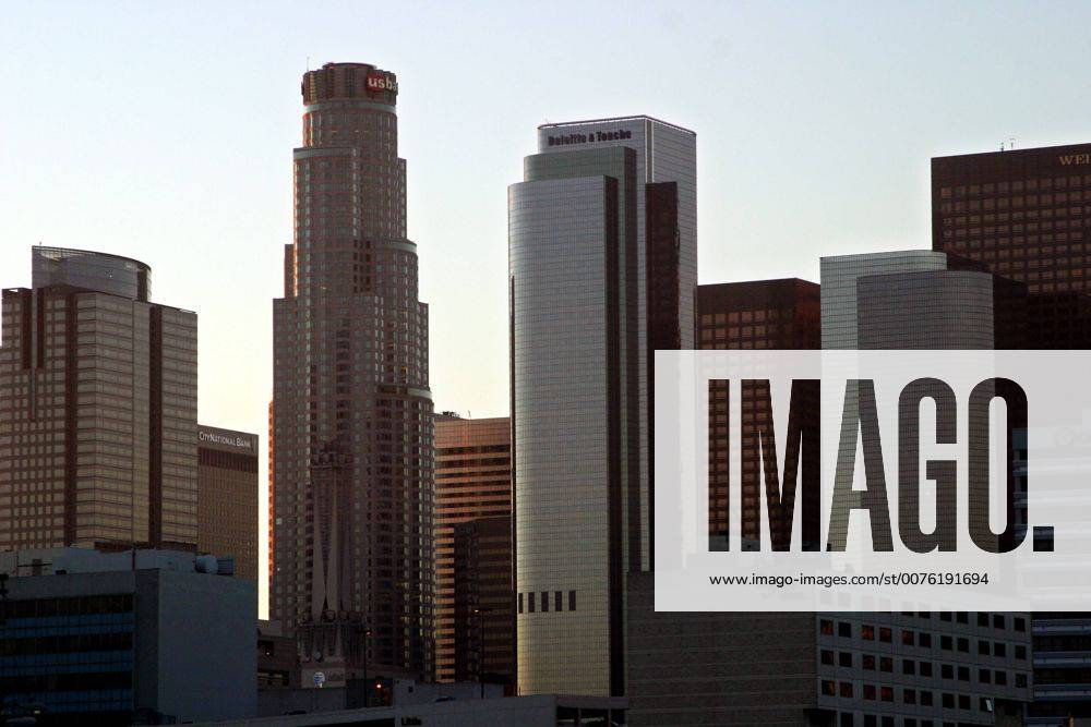 Dec 10, 2006; Los Angeles, CA, USA; A new book by former U.S. Attorney ...