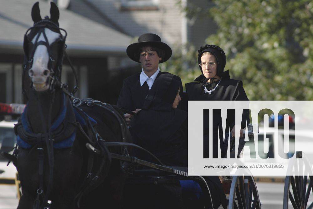 Oct 05, 2006; Georgetown, PA, USA; Funeral procession for the Amish ...