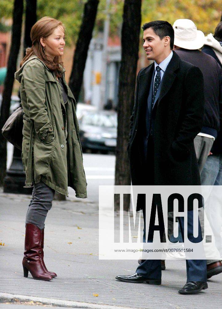 Oct. 24, 2006 - New York, New York, U.S. - K50404JBB. EXCLUSIVE FILMING OF SIX DEGREES EPISODE, NEW