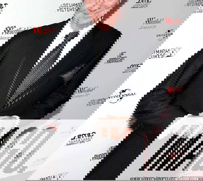 Dec. 13, 2005 - Century City, CALIFORNIA, USA - K46070FB.THE WORLD ...