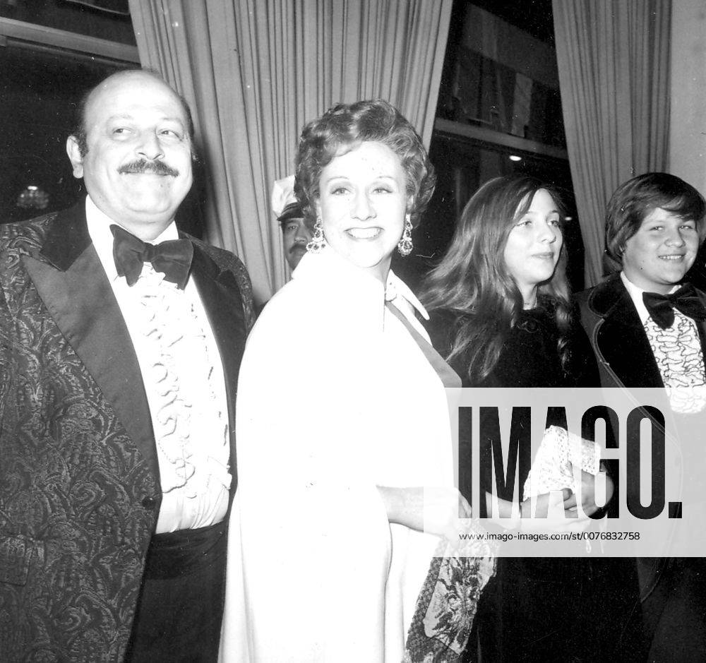 Dec. 29, 2005 - JEAN STAPLETON WITH HER HUSBAND WILLIAM PUTCH AND THEIR ...