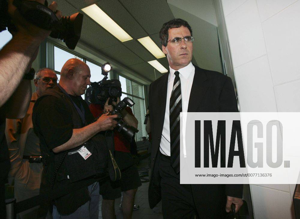 Jun 01, 2005; Joliette, Canada; Ted Danson, lawyer for the victim s ...