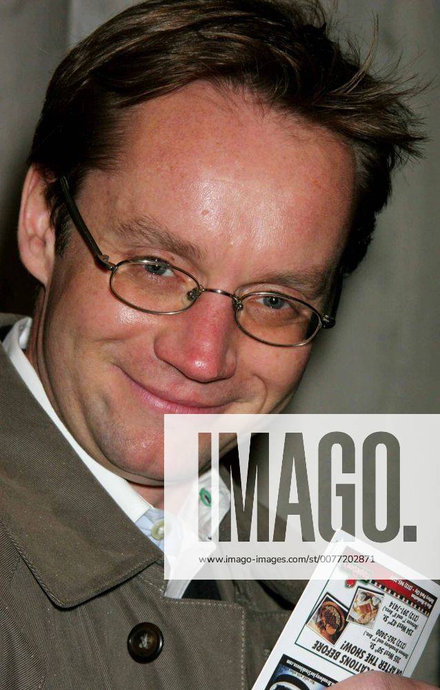 Mar. 20, 2005 - New York, New York, U.S. - MICHAEL RIEDEL ARRIVING AT ...