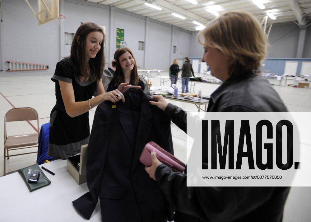 Feb. 06, 2010 - Augusta, Georgia, U.S. - Brandy Maxwell, right, makes a ...