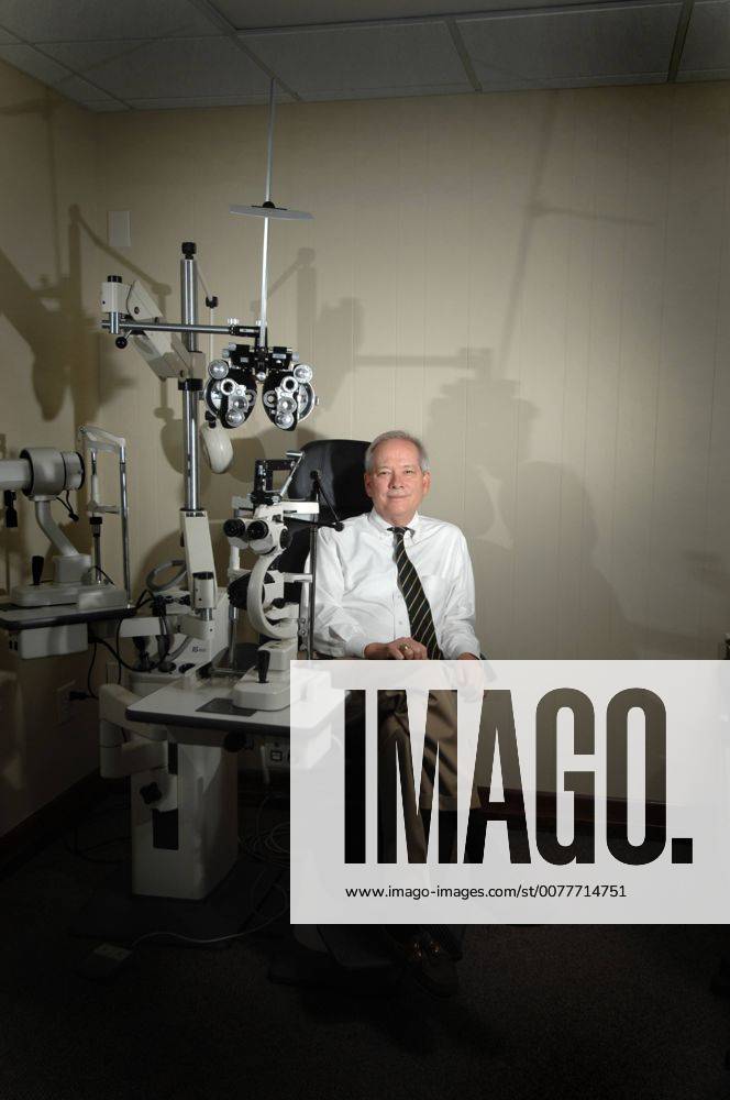 Sep. 28, 2007 - Augusta, Georgia, U.S. - Dr. Thomas Casella in one of ...