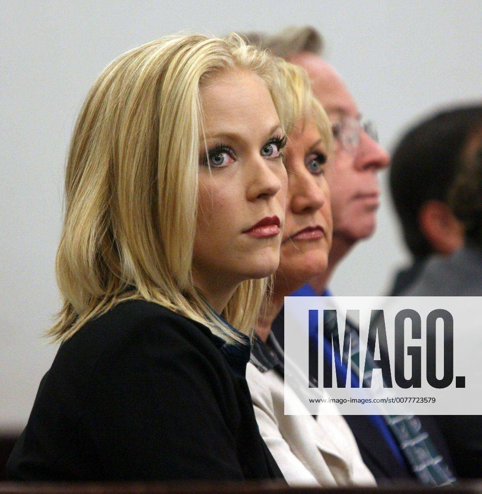 1 of 2.CAPTION : Debra Lafave sits with her parents Joyce and Larry ...