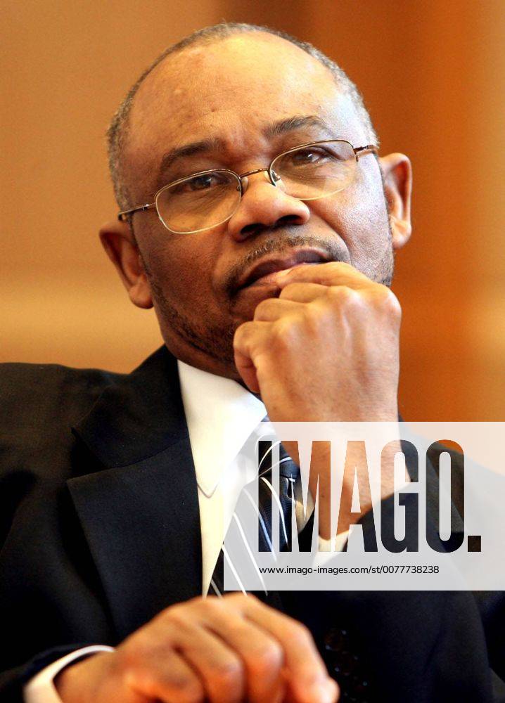 LARGO - Monday (4 14 2008) - 3) Wilson Saintil listens to as attorneys ...