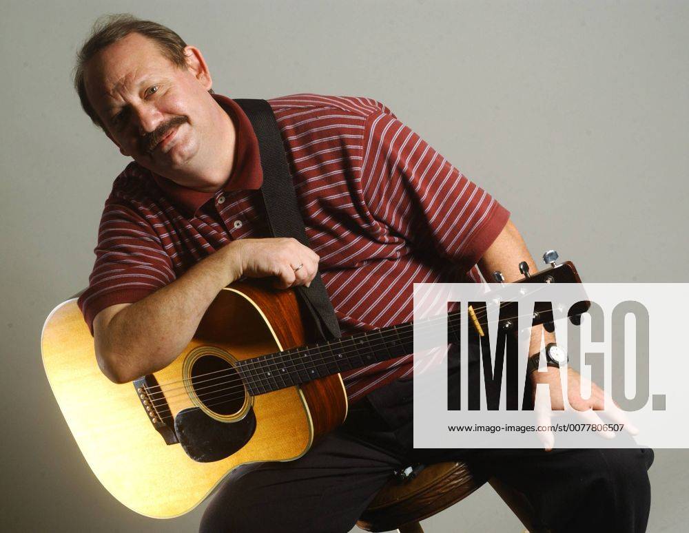 Jul. 03, 2007 - Augusta, Georgia, U.S. - Acoustic musician Spencer ...