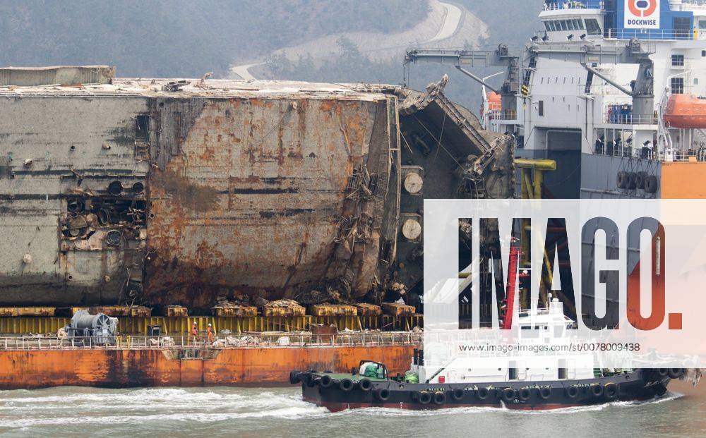 Sewol Ferry, Mar 31, 2017 : Semi-submersible ship Dockwise White Marlin ...
