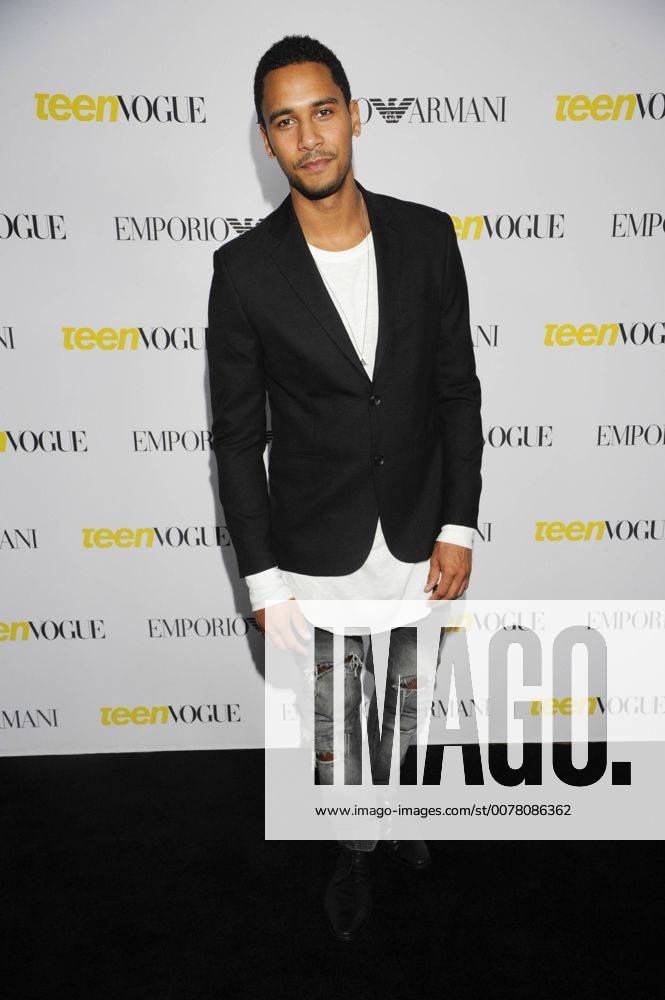 Elliot Knight attends the Teen Vogue Young Hollywood Issue Party on ...